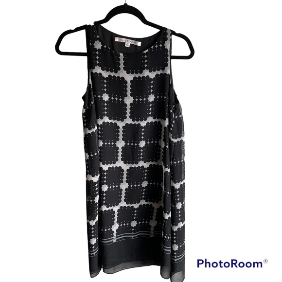 Max Studio | Dresses | Max Studio Aline Shift Dress With Geometric ...
